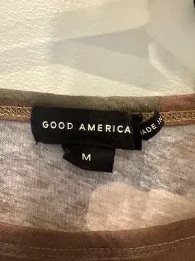 Good American | Tops | Good American Tee | Poshmark